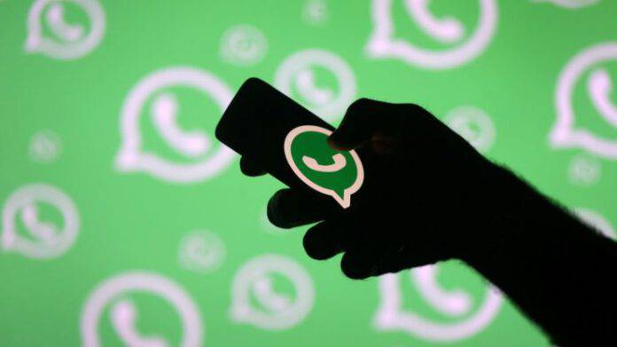 WhatsApp: ecco il trucco per scoprire se qualcuno ti spia
